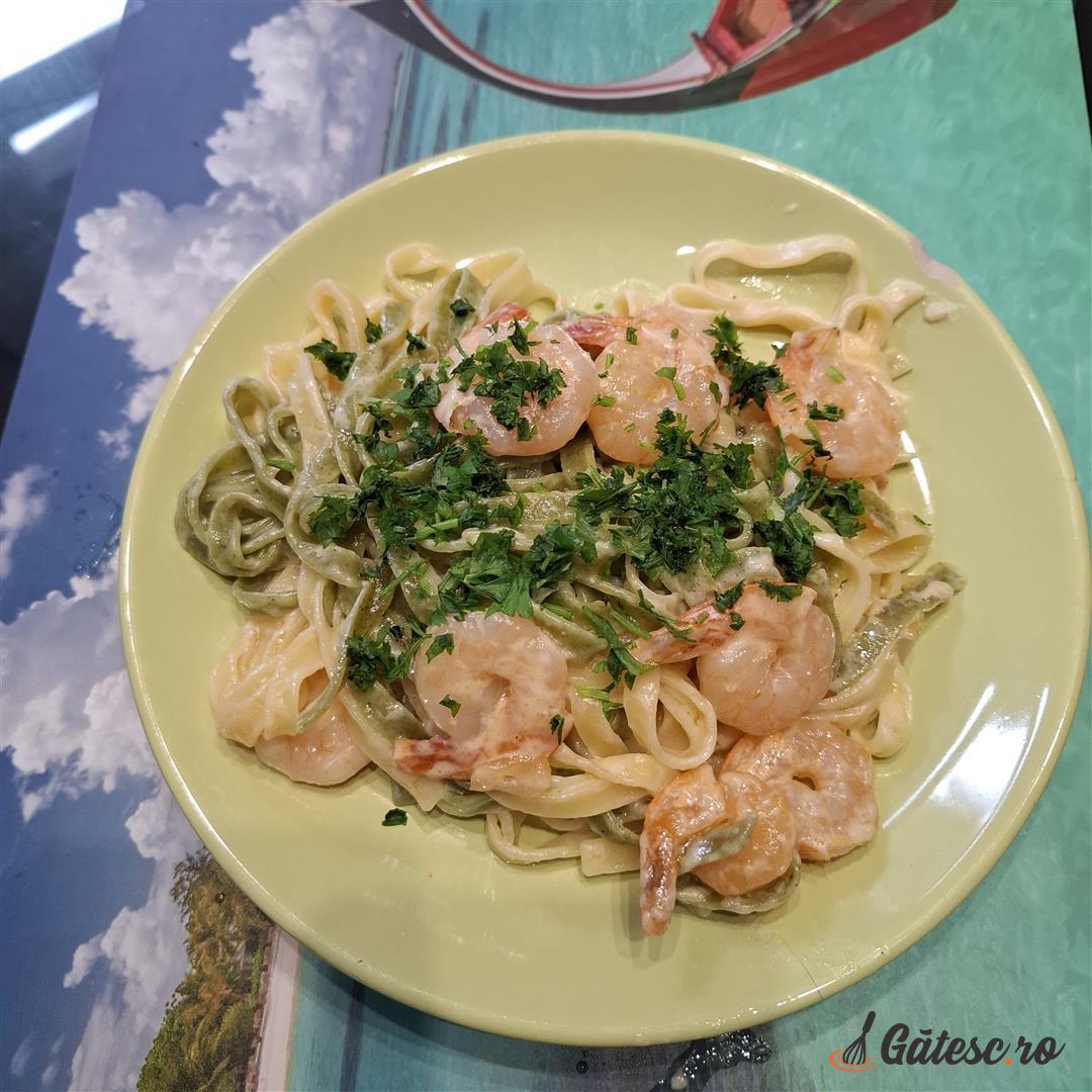 Paste cu creveti si sos alb | Gatesc.ro