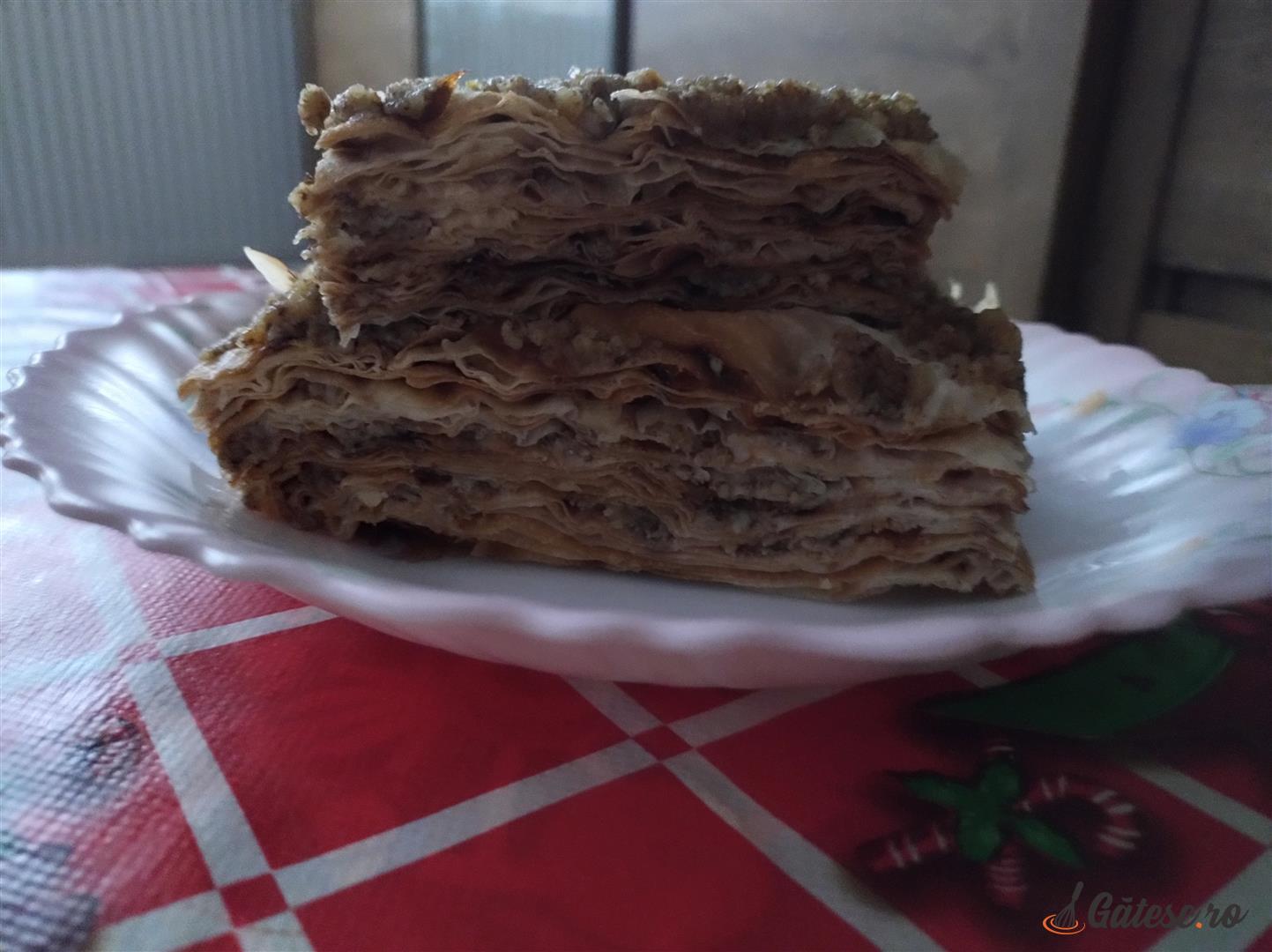 Turte de Craciun cu nuci si lamaie | Gatesc.ro